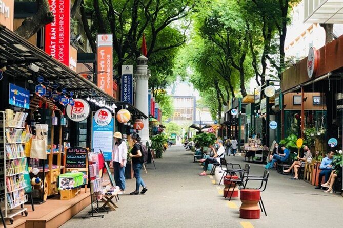 Experience Half-day Guided Walking Tour Ho Chi Minh City Center - Exploring Ho Chi Minh City with a Guide