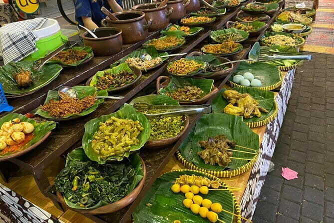 Experience Jakarta Street Food Scene with MRT Transportation - An In-Depth Look at the Jakarta Street Food Tour