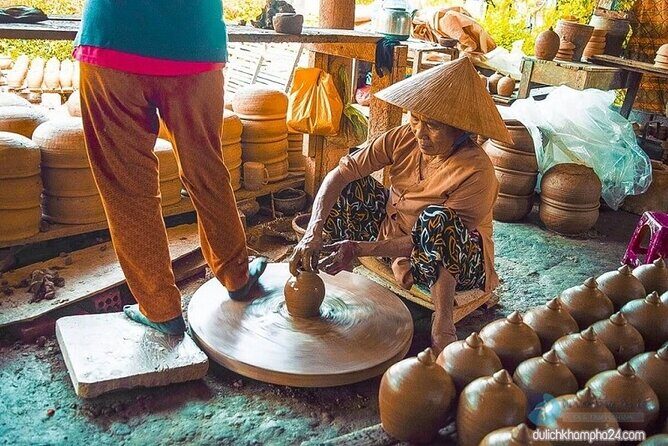 Experience Making Pottery with Craftsmen in Thanh Ha - Authenticity and Local Life