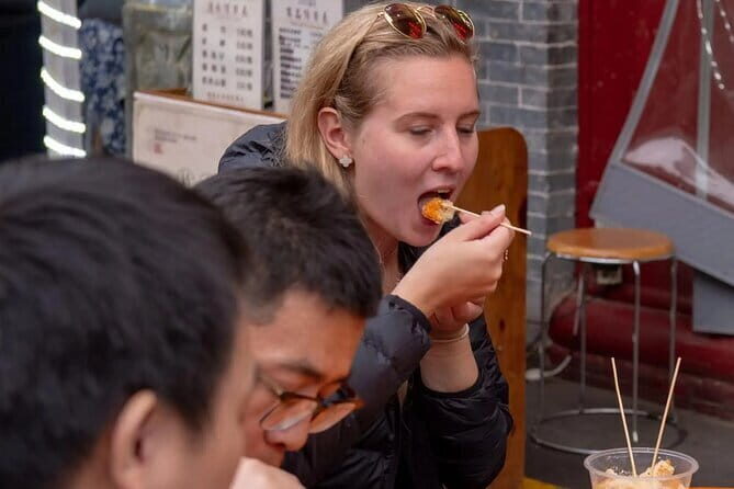 Experience night bars Shanghai with Transportation - What Travelers Might Expect