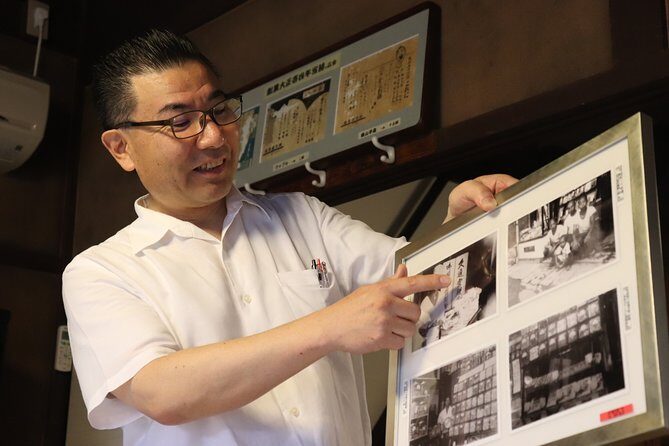 Experience of making sweets taught by professionals Local tour & guide - A Closer Look at the Experience