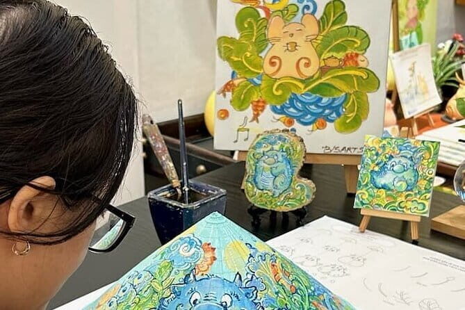 Experience Paint & Personalize a Vietnamese Non La - Key Points