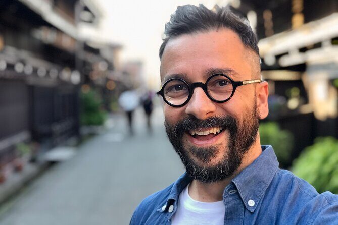 EXPERIENCE TAKAYAMA OLD TOWN 30 MINUTES walk - Local Food and Craft Recommendations