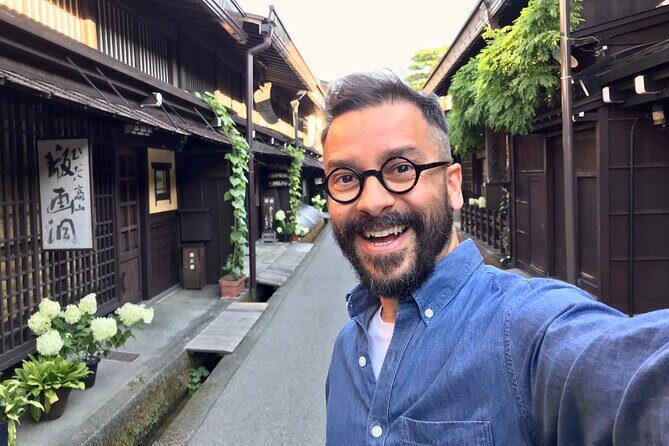 EXPERIENCE TAKAYAMA OLD TOWN & MORNING MARKETS in 1 Hour! - Key Points