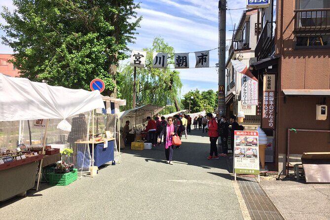 EXPERIENCE TAKAYAMA OLD TOWN & MORNING MARKETS in 1 Hour! - The Experience with the Guide