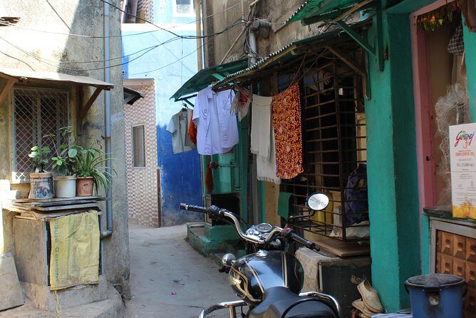 Experience the Off Beat and Alternative Tour of Mumbai! - An Introduction to the Tours Essence