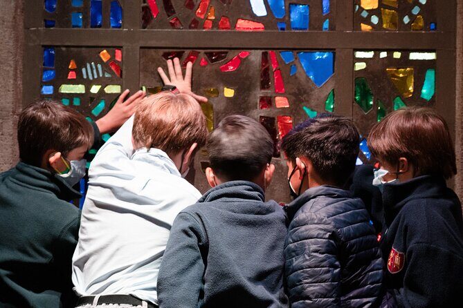Expert-Led Guided Tour of Grace Cathedral in San Francisco - The Experience and Group Dynamics