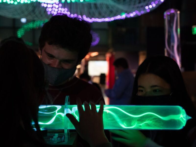Exploratorium San Francisco: Adult-Only After Dark Admission - The Experience and Atmosphere