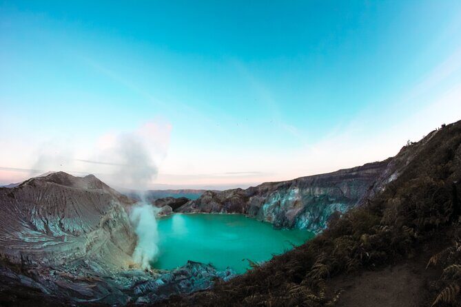 Explore 3 Best spot of East Java : Tumpak sewu - Bromo - Ijen - Tumpak Sewu Waterfall: Indonesia’s “Niagara”