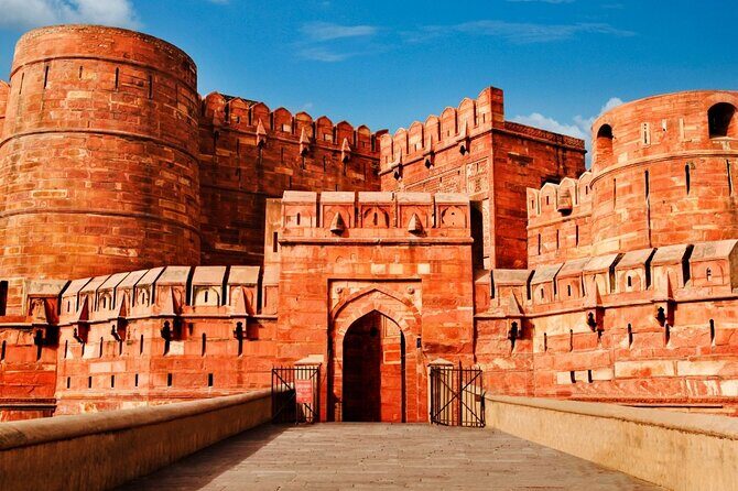 Explore Agra from Delhi by Car - Key Points