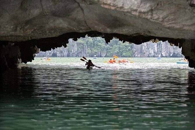 Explore Ba Ham and Tien Ong Caves 3D2N Halong Bay Journey - An In-Depth Look at the 3-Day Halong Bay Adventure