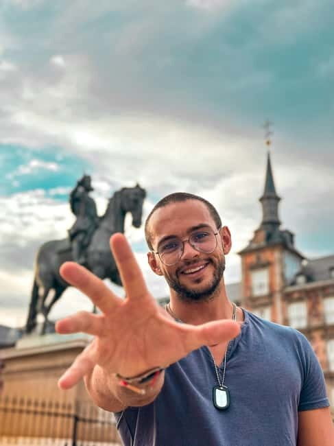 Explore Barcelona: Professional Photo session tour - A Closer Look at the Tour Experience