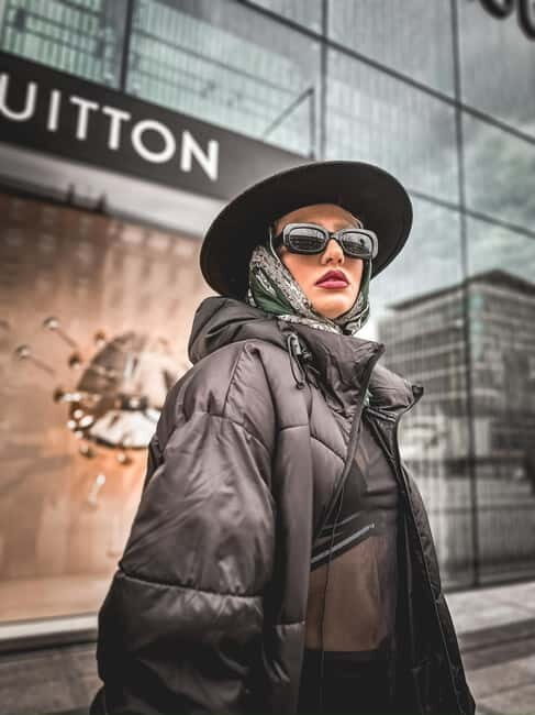 Explore Barcelona: Professional Photo session tour - Practical Considerations and Tips