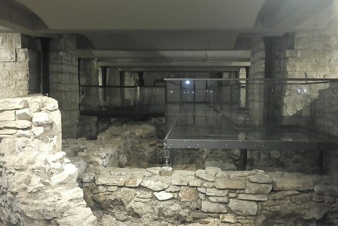 Explore Bari in 2 days with Museum Highlights and accomodation - Key Points