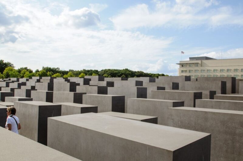 Explore Berlin: Walking Tour of All The Iconic Sites - FAQ