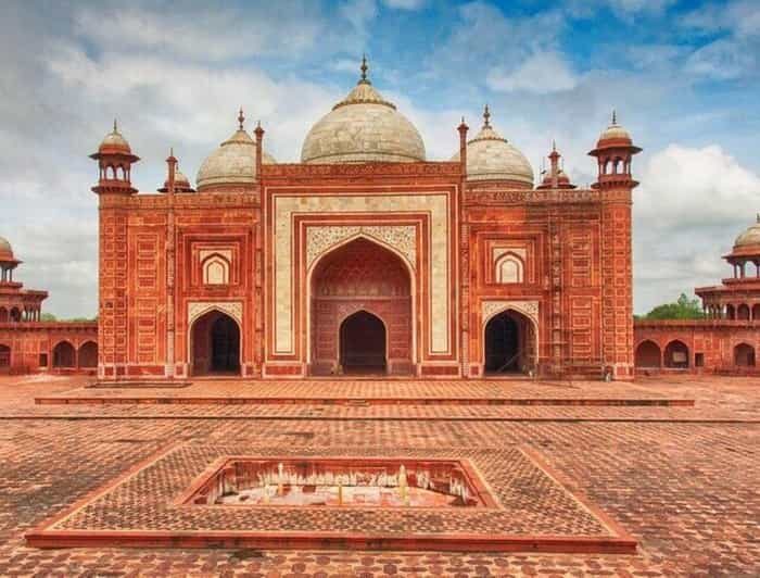 Explore Delhi City Tour With Guide - How the Tour Feels in Practice