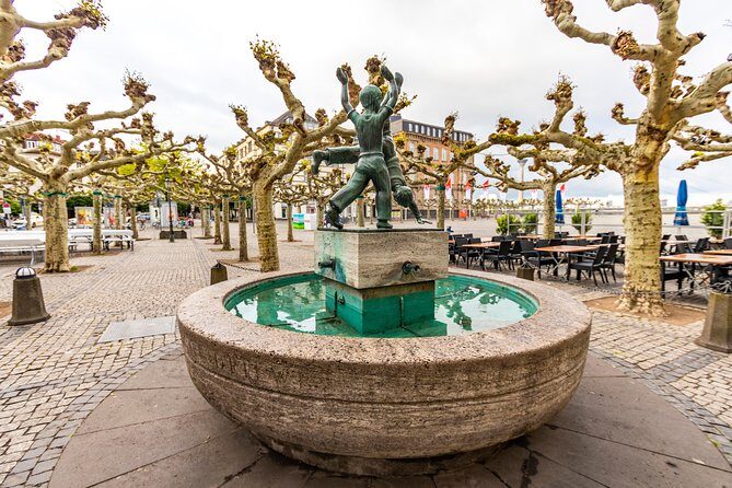 Explore Dusseldorfs Art and Culture with a Local - A Walk Through Düsseldorf’s Artistic Heart