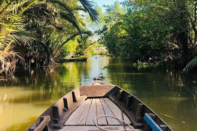 Explore Floating Market with Local People - An In-Depth Look at the Experience