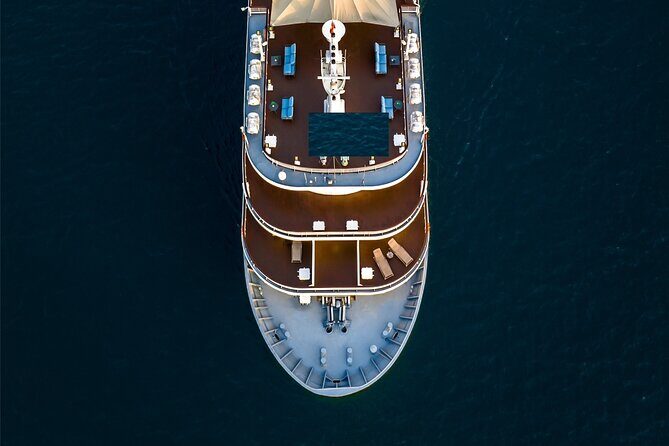 Explore Halong and Lan Ha Bay for 2 Days Cruise - Key Points