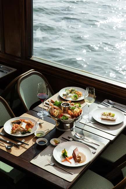 Explore Halong Bay: Lavoya Boutique Day Cruise with Lunch - A Closer Look at the Lavoya Boutique Day Cruise Experience