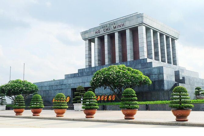 Explore Hanoi Old Quarter by bus - A Complete Breakdown of the Tour