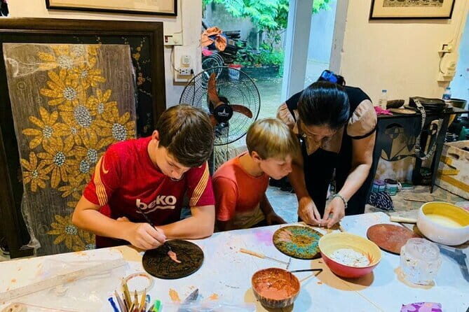 Explore Hanois Hidden Art of Incense, Hat-Making & Lacquer - Key Points