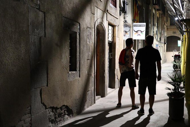 Explore hidden streets of Barcelona with a local - Who Is This Tour Best For?