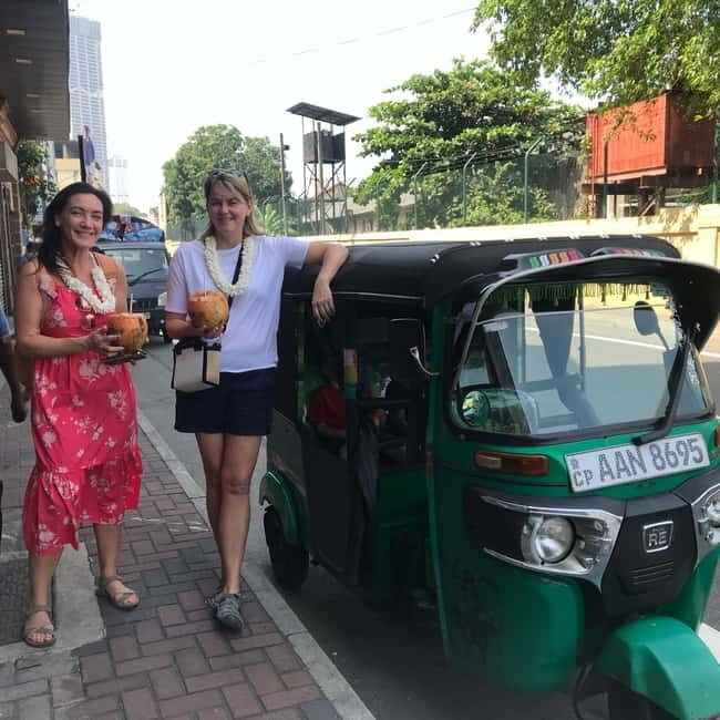 Explore Highlight Colombo with Group of Travelers - A Deep Dive into the Colombo Experience