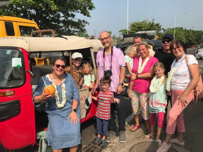 Explore Highlight Colombo with Group of Travelers - FAQ