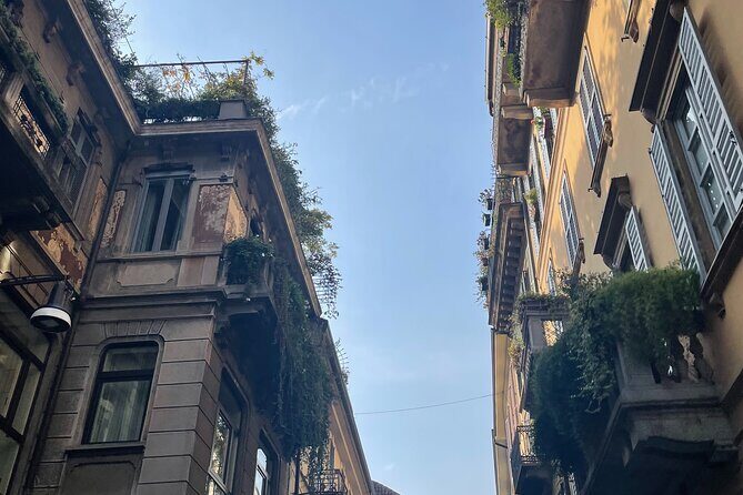 Explore History and Style with this Walking Tour in Milano - The Experience and Group Size