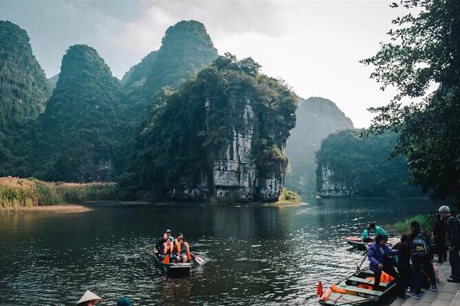 Explore Hoa Lu, Tam Coc and Ninh Binh in a Day Tour from Hanoi - Exploring Hoa Lu, Tam Coc, and Ninh Binh in a Day Tour from Hanoi