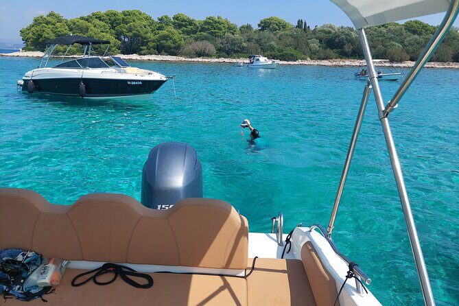 Explore islands Brac, olta and Blue Lagoon with Cayman Deluxe - Passenger Experience & Review Highlights