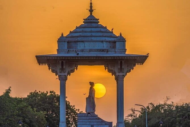 Explore Jaipur at Night with Patrika Gate - The Practical Side: Transportation, Cost, and What to Expect