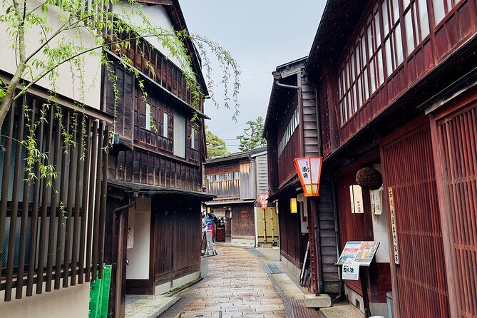 Explore Kanazawa Half Day Private Tour with Local Guide - Why Choose a Private, Fully Customized Tour?