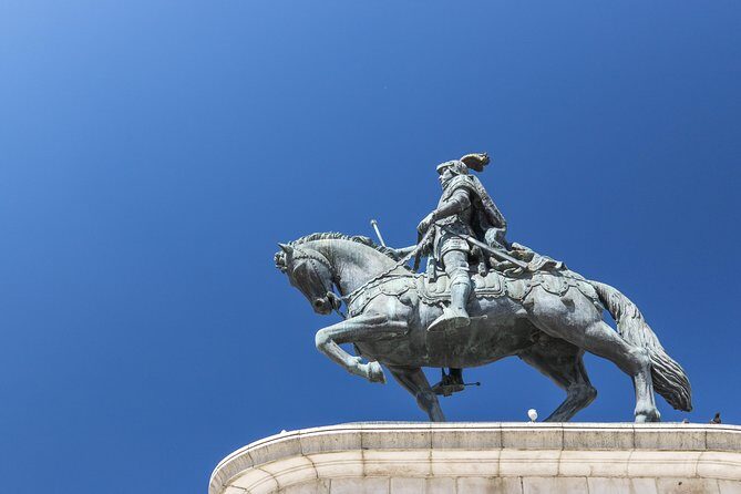 Explore Lisbons Art and Culture with a Local - Iconic Landmarks and Hidden Gems
