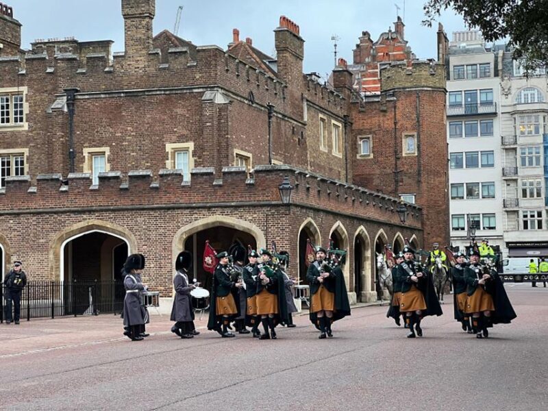 Explore London, Cenotaph, and Buckingham Palace - FAQs