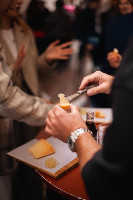 Explore Marbella Old Town: Authentic Tapas Food Tour - The Experience and Atmosphere