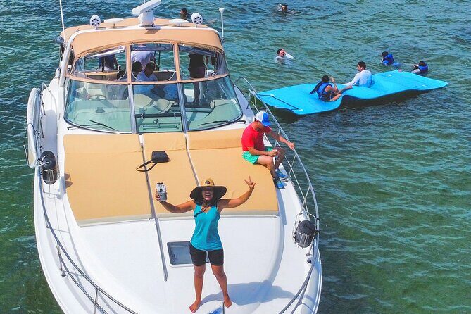 Explore Miami on a beautiful 45' Yacht - Key Points