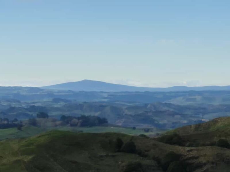 Explore Middle-Earth: Caves to Cinematic Landscapes - Key Points