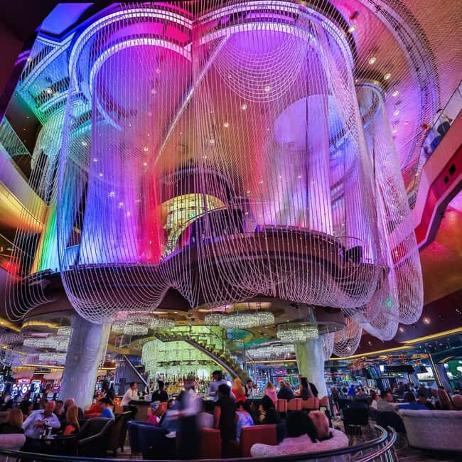 Explore Must-See Spots: Las Vegas Strip Walking Tour - An Honest Look at the Las Vegas Strip Walking Tour