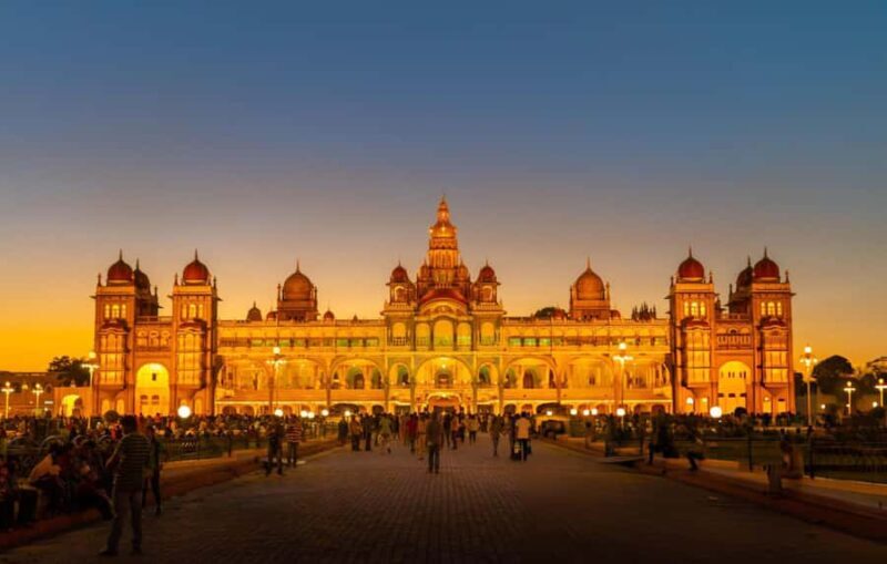 Explore Mysore in Nightlights: Guided Tour by Foot - A Closer Look at the Mysore Night Lights Tour