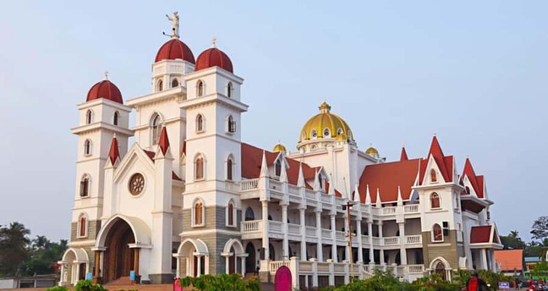 Explore Old Thiruvananthapuram: Guided Walking Tour by Foot - Key Points