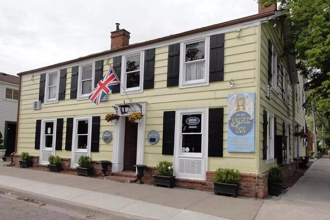 Explore Old Town Niagara-on-the-Lake: A Self-Guided Walking Tour - Starting Point: The George Bernard Shaw Statue