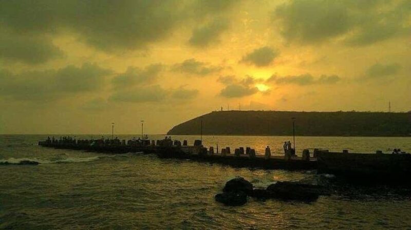 Explore Ratnagiri: A One-Day Tour of History, Sea & Sun - Key Points