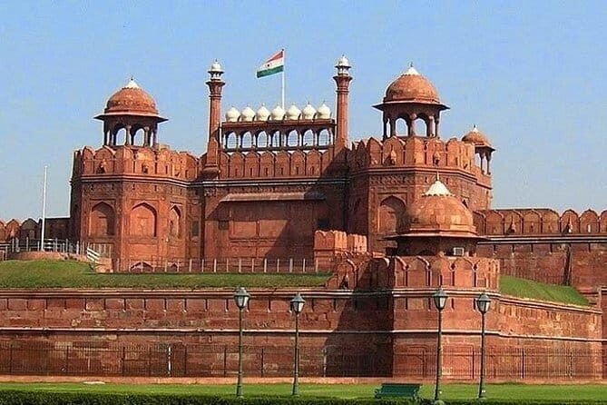 Explore Red Fort With Entrance & Private Guide - Key Points