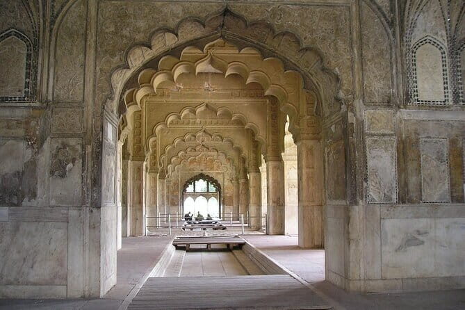 Explore Red Fort With Entrance & Private Guide - Why This Tour Is Worth Considering
