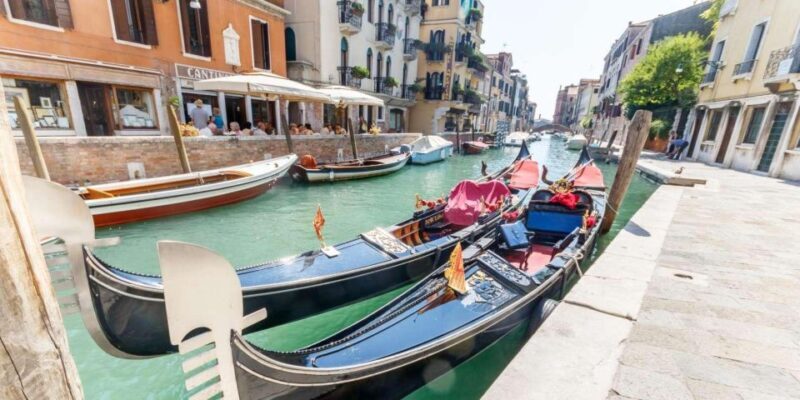Explore Rialto, Bovolo & More: Walk & Gondola Ride - A Closer Look at the Experience