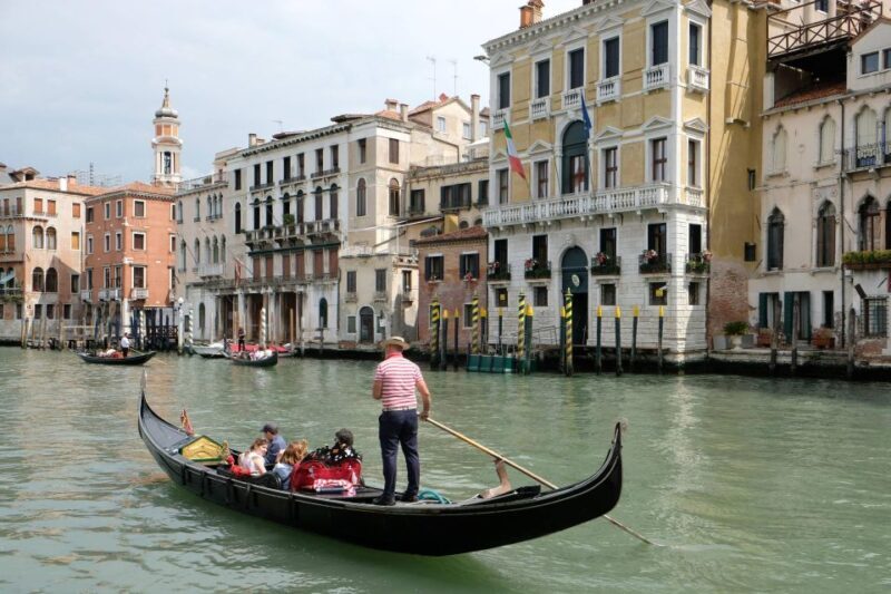 Explore Rialto, Bovolo & More: Walk & Gondola Ride - Who Should Sign Up?