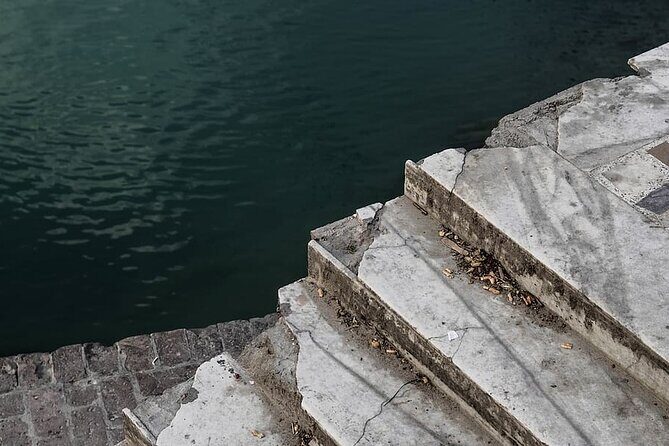 Explore Rishikesh On Foot - The Temples and Aspects of Local Life