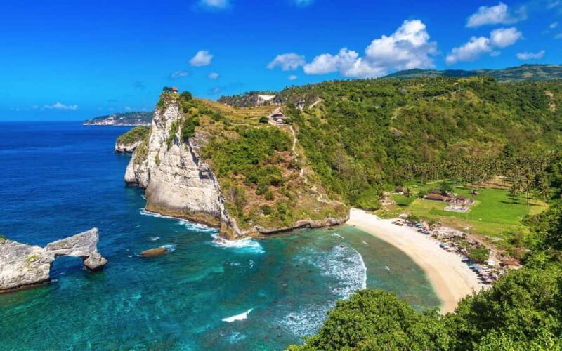 Explore the Beauty of East Nusa Penida Trip with Local Guide - Transport and Timing